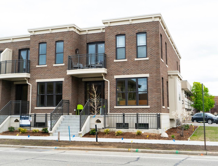 Lujo Asequible En Un Nuevo Condominio Row House Condo A Solo Pasos De Todo Lo Relacionado Con Gh. - Grand Haven, MI