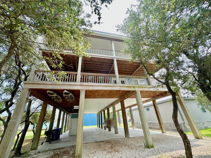 Texas Treehouse Is Close To Beach In Poc - Texas