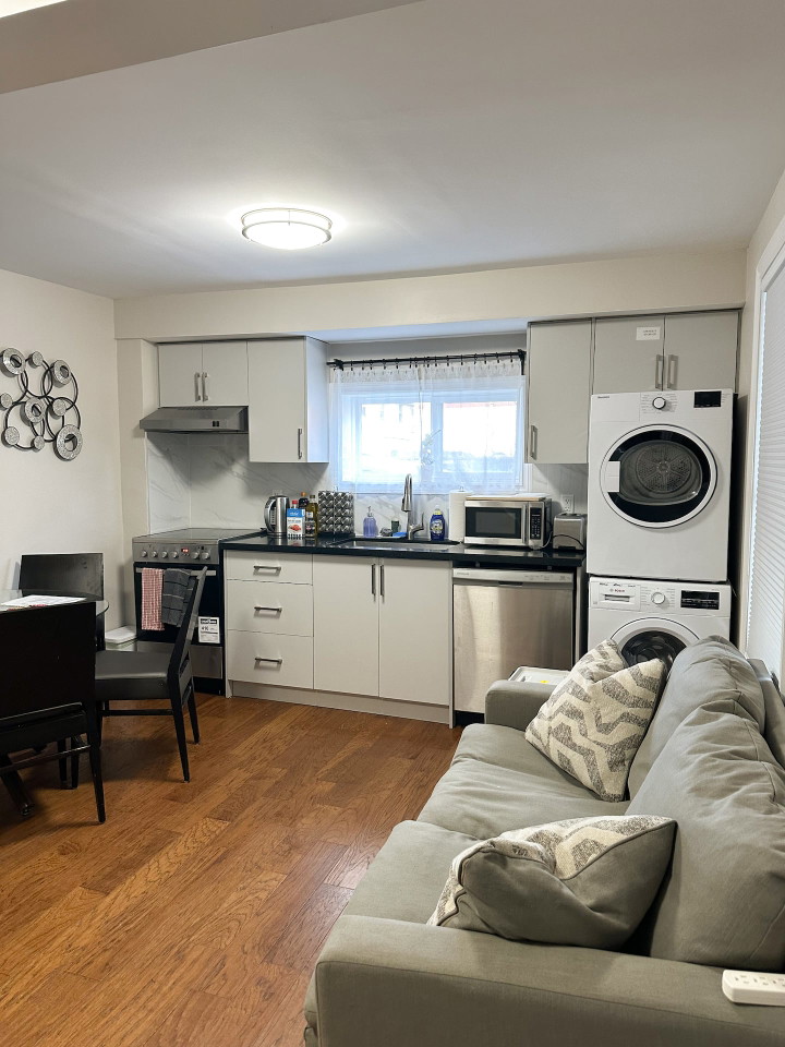 Cozy 2-bedroom Unit By Beach - Cobourg