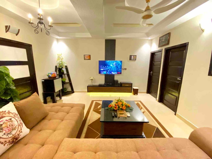Minimalistic Theme 2bhk Netflix-wifi-heated-401 - Pakistan