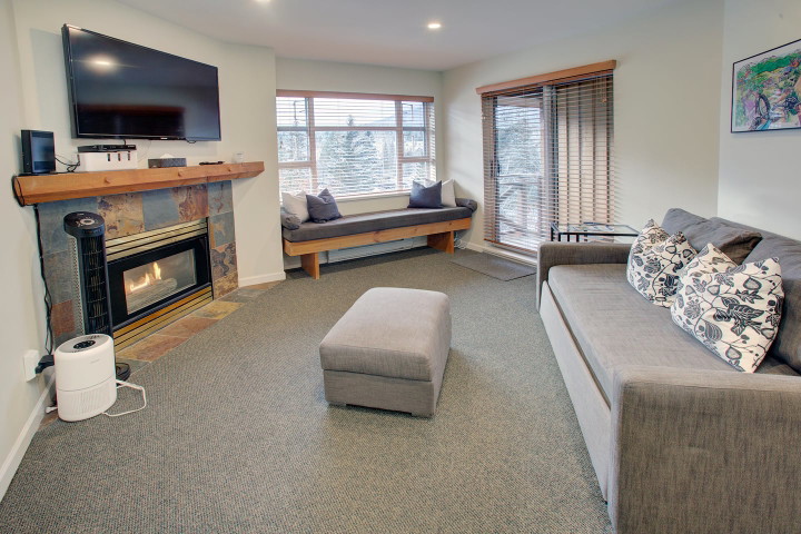 Cozy 1brm: Fire, Hot Tub-walk Everywhere-sleeps 4! - Whistler Blackcomb