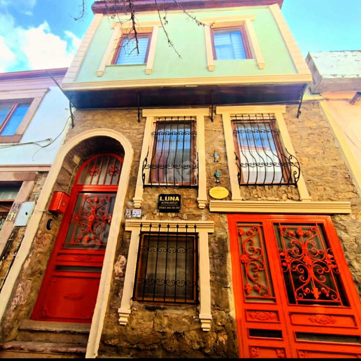 Stone Greek Mansion, Built In 1808, In The Centre Of Ayvalık - Ayvalık