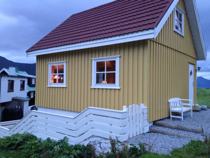 The Little Yellow House In Beautiful Elduvík. - Faroe Islands