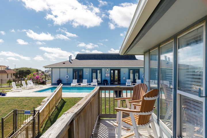 2bdr Resort Pool & Clear Ocean Views - Port Aransas, TX