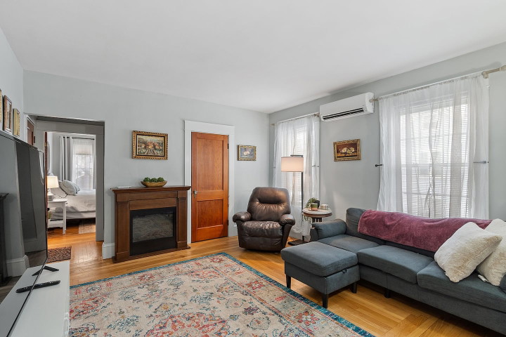 Spacious King Bed  5-min Walk To Downtown - Manchester, NH