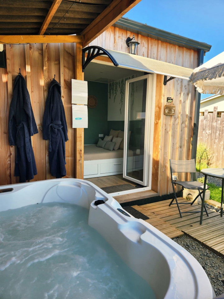 Jacuzzi Option Chalet Cosy Avec Jardin - Gironde
