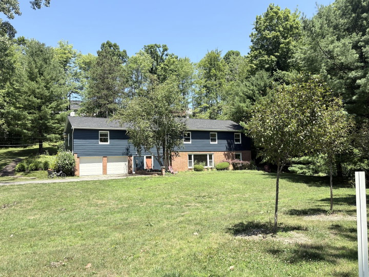 5br/3ba Home On Main St In Chagrin Falls Village - Bainbridge, OH