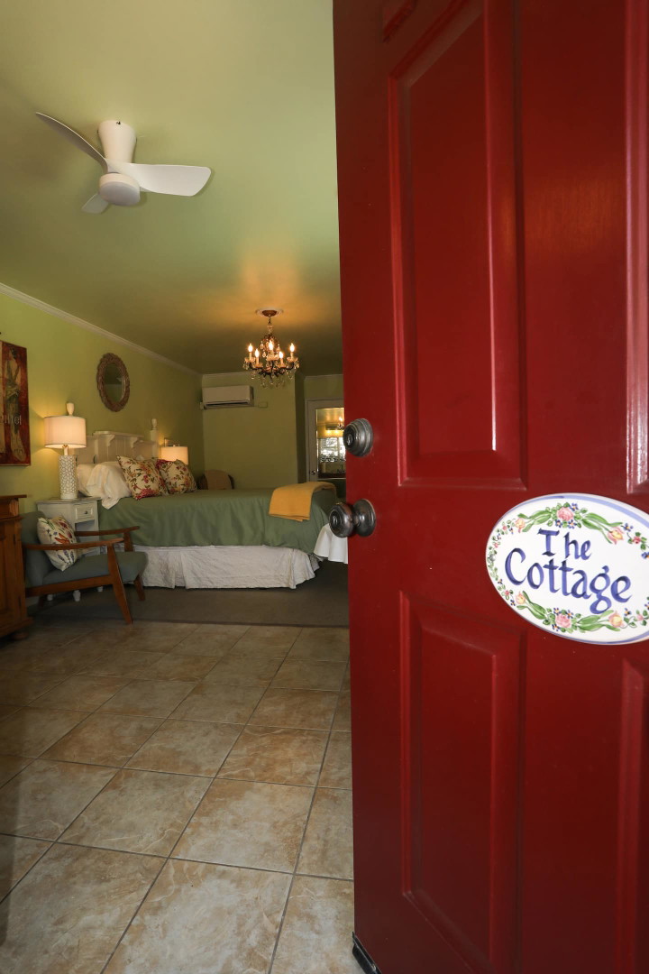 Camilla's French Country Cottage  Harkey House - Yuba City, CA