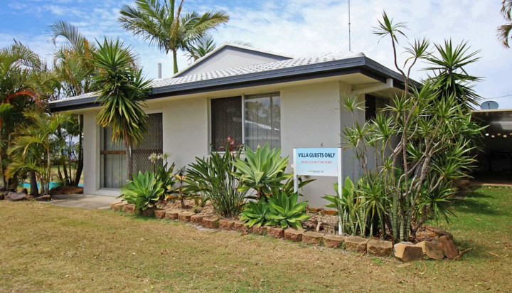 Deluxe Poolside Villa - 2bdrms - Gold Coast