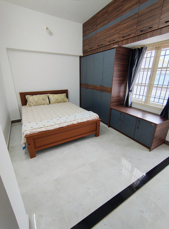 Pebble -Ac 1 Bhk With Att Bathroom For Family-erd - Erode