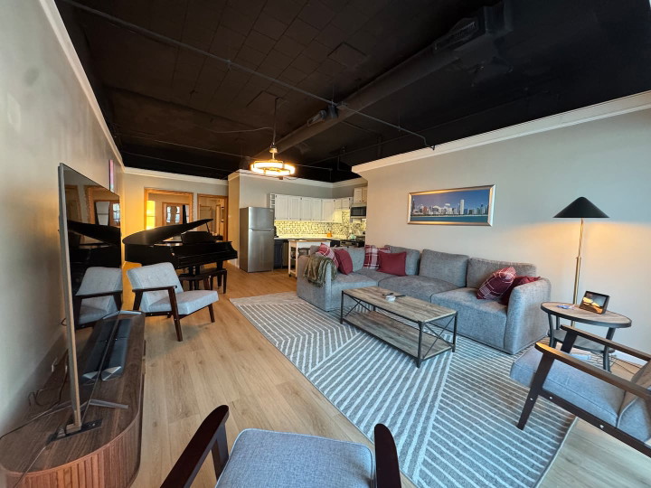 Avondale Creative Loft | King Bedgamesparking - Chicago