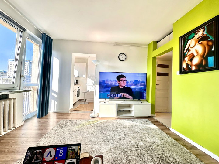New Holiday Fast Wifi 1gbs 80'tv Netflix Amazon - Warszawa