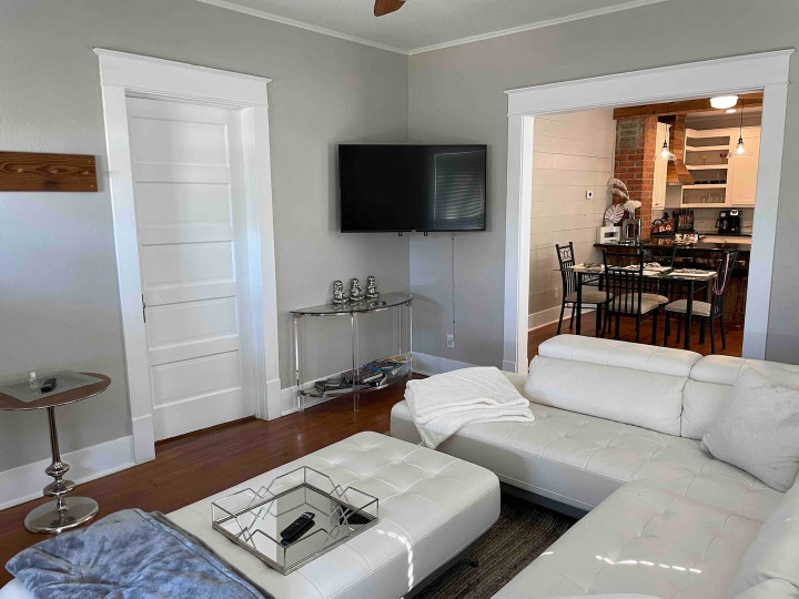 Modern Comfort By The Beach - 