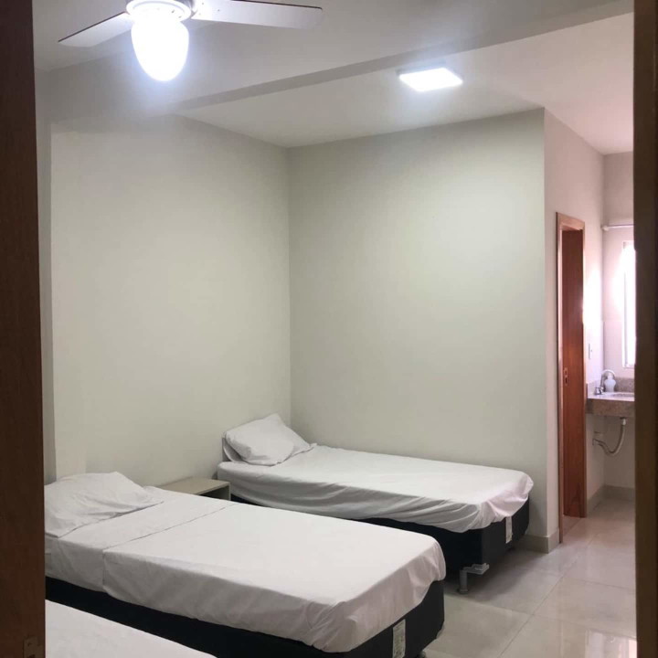 Alojamento Econômico Reg.central, Lado Av. Goiás - Goiânia