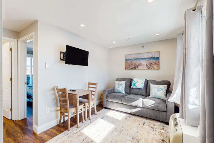 1br Charming Condo With Pool, Hot Tub - Wells, ME