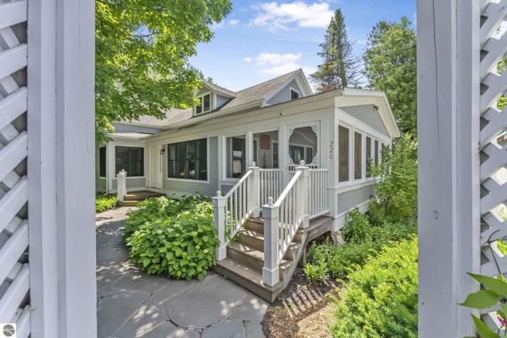 Heart Of Leland! - Leland, MI