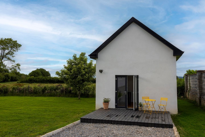 New Guesthouse Near Bunratty Castle - Shannon