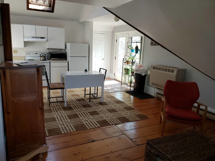 Light, Spacious Apartment In Portsmouth - Kittery, ME