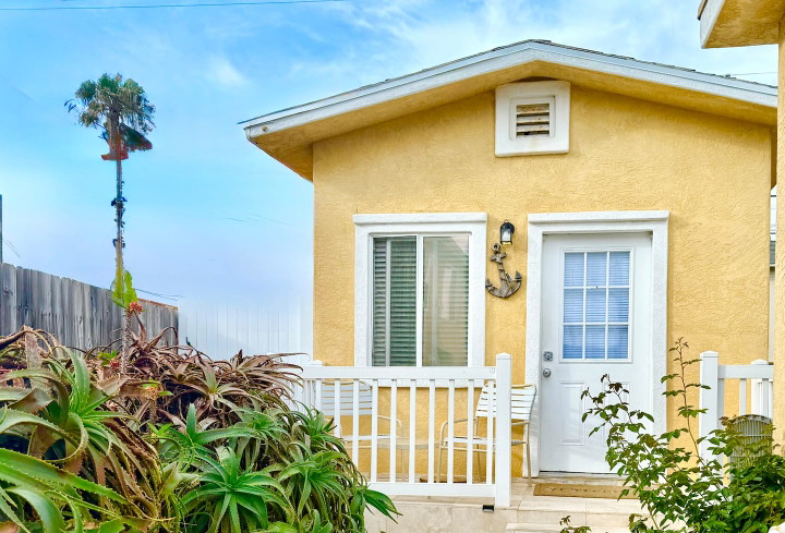 Sandpiper Beach Cottage - San Diego, CA