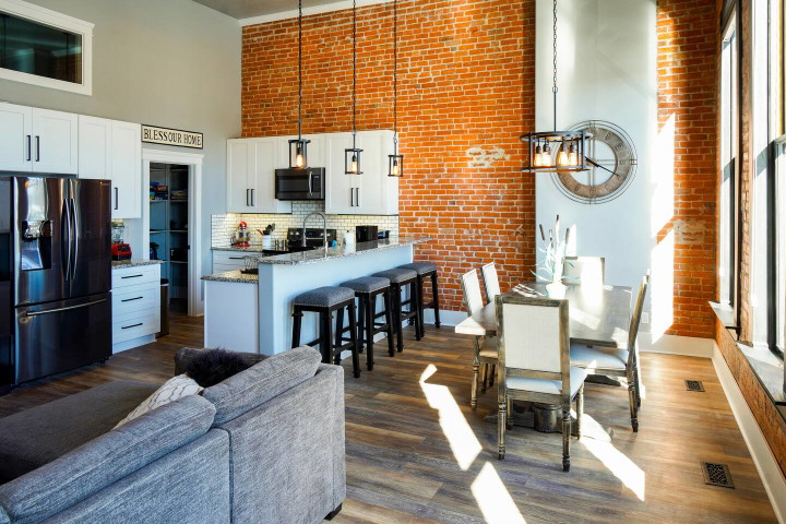 East Empire Theatre Loft - Downtown! Sleeps 4 - Baker City, OR