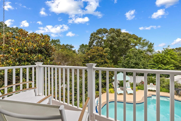 Pool Loft Suite | Bay Access & Beach Passes - Annapolis, MD
