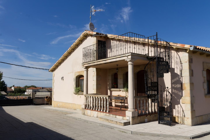 El Balcón De La Abuela Carmen Alojam Con Piscina - Arévalo