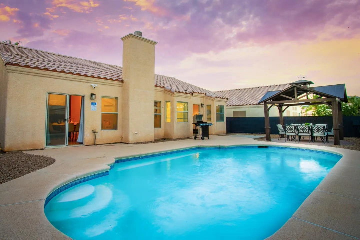 Relaxing And Fun Home W/ Pool And Billiard Room! - Las Vegas, NV