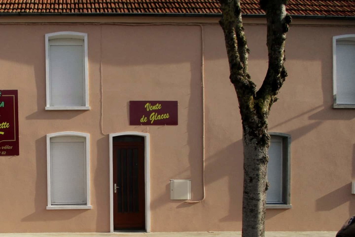 Le Meublé De La Place - Chantemerle
