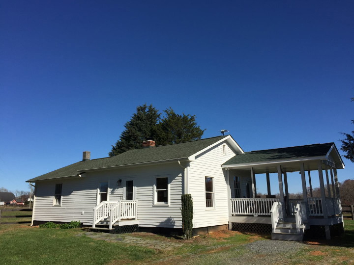 Milker's Cottage At Wolftrap Farm (Horses In Back) - Shenandoah National Park