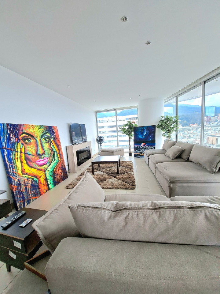 Skyviews 18th Floor Tower Pool, Gym - 360 Balcony - Quito