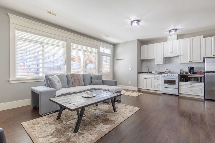 Beautiful Abode In Abbotsford - Abbotsford