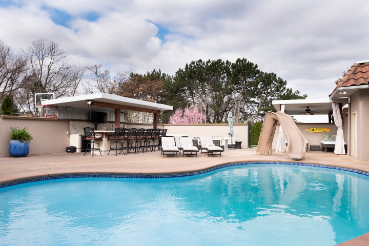 ️‍️Heated Pool | Private Estate | Outdoor Bar - Omaha, NE