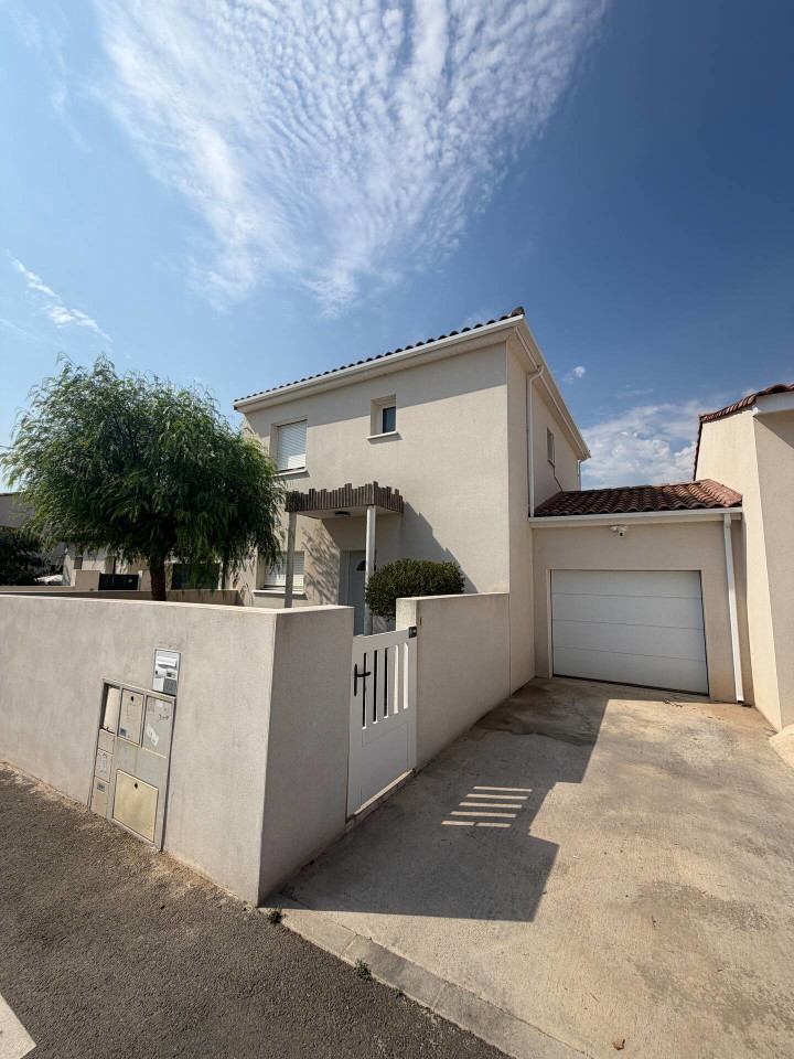 Maison Avec Piscine Et Extérieur - Béziers