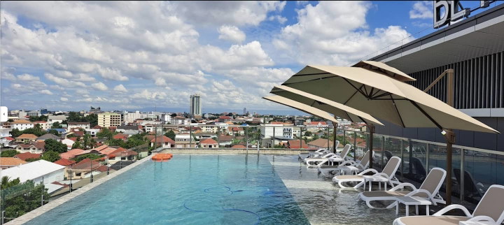 Rooftop Pool & Sauna | New 2br | 20 Min To Airport - Vientián