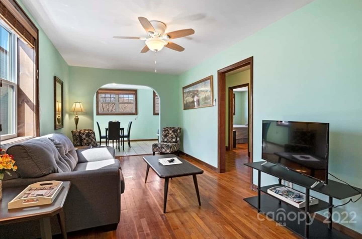Suite #1- Town View- Reopened Since Helene - Hot Springs, NC