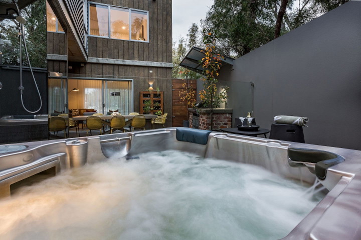 Djurapin Sophisticated Coastal Haven With Jacuzzi - Busselton