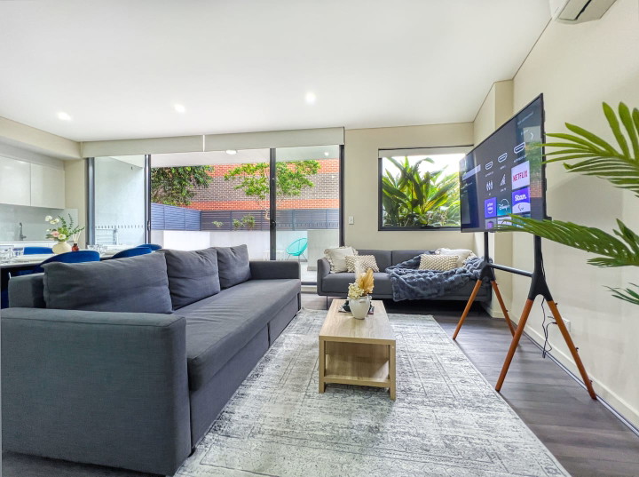 12 Mins To Cbd: Large & Modern Apt & Free Parking - Sydney