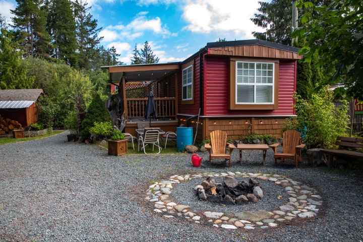 Hollies Hideaway - British Columbia