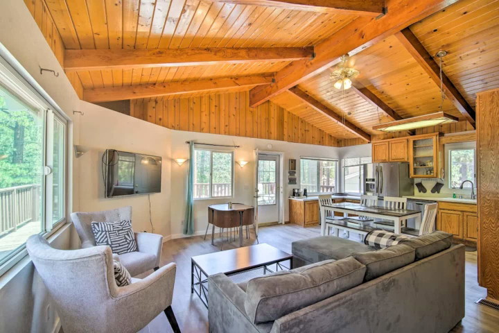 Mountain High Cabin - 2000 Sq Ft - 8 Beds - A/c - Wrightwood, CA
