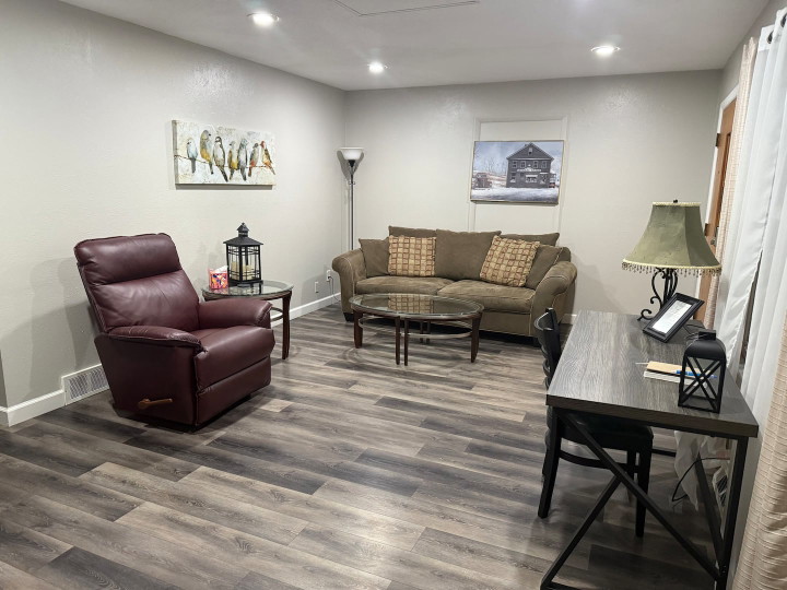 Roomy Two Bedroom Unit #2 - リーガ, MI