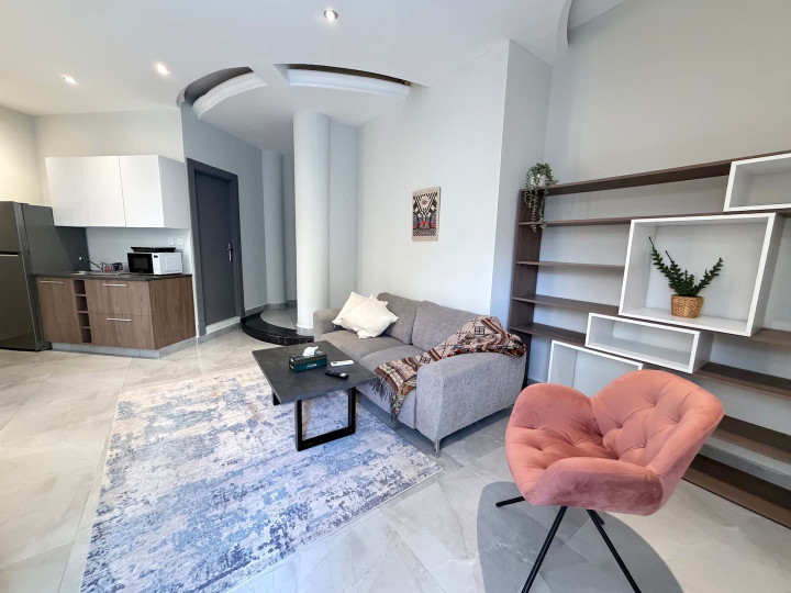 Modern Pool-access Apartment - Catar
