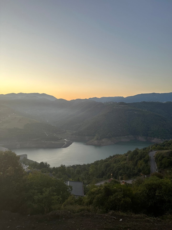 بيت مطل على بحيرة - İzmit