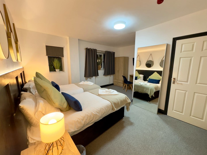 "Spacious Twin Room With Two Cozy Single Beds" - Llanelli