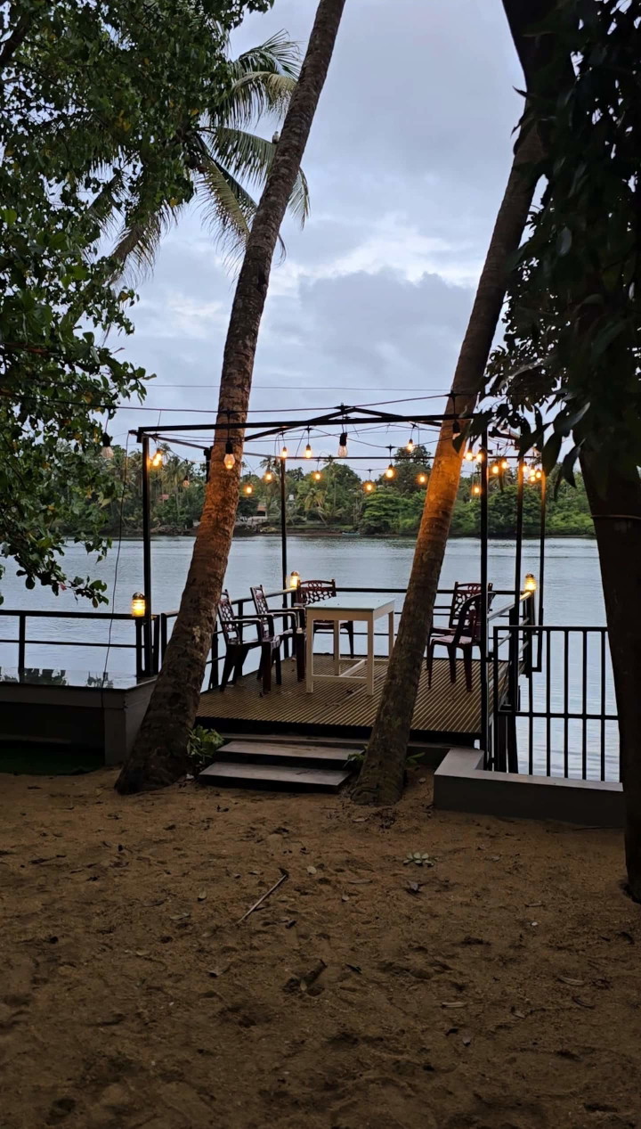 Rivulet Dale: A 2 Bhk Riverfront Cottage - Kochi, India