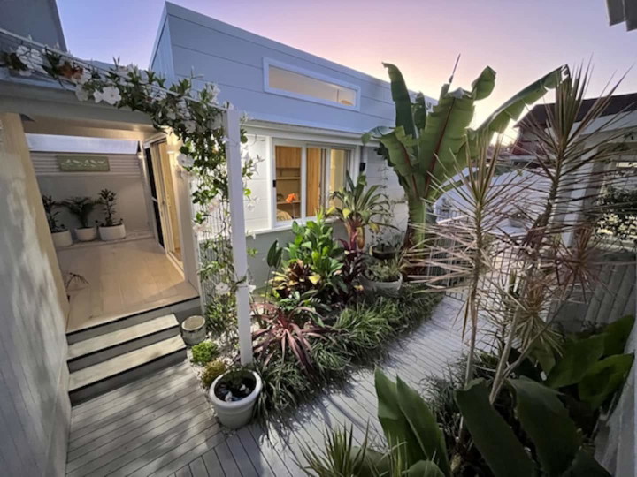 Two Birds Retreat - Poolside Bungalow (Adult Only) - Diamond Beach