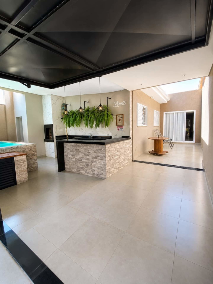 Casa De Alto Padrão C/ Piscina, óTima Localização - Brazil