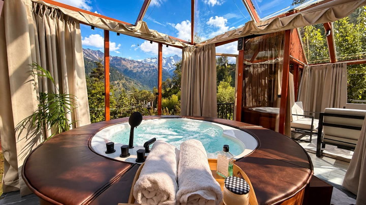 Panoramic Mountain Glass Spa Cabin In Manali - Manali