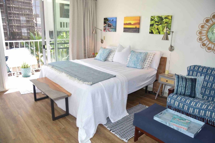 Free Parking Waikiki King Bed - Honolulu, HI