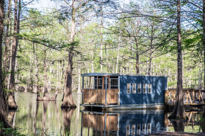 Iatt Lake Cabins And Kayaks House Boat - Louisiana
