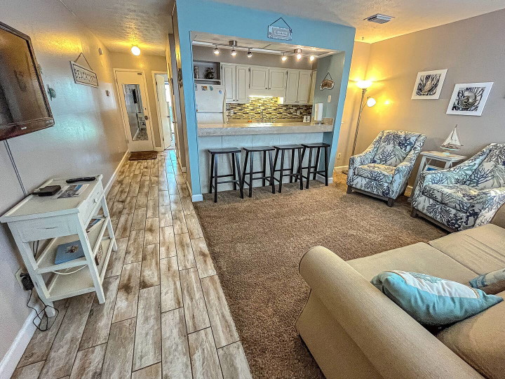Sunswept 303-comfy 1br W/ Beach & Pool Access - Florida Panhandle, FL